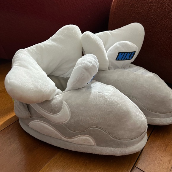 Shoes | Sneakerlike Puffy Oversized Slippers | Poshmark